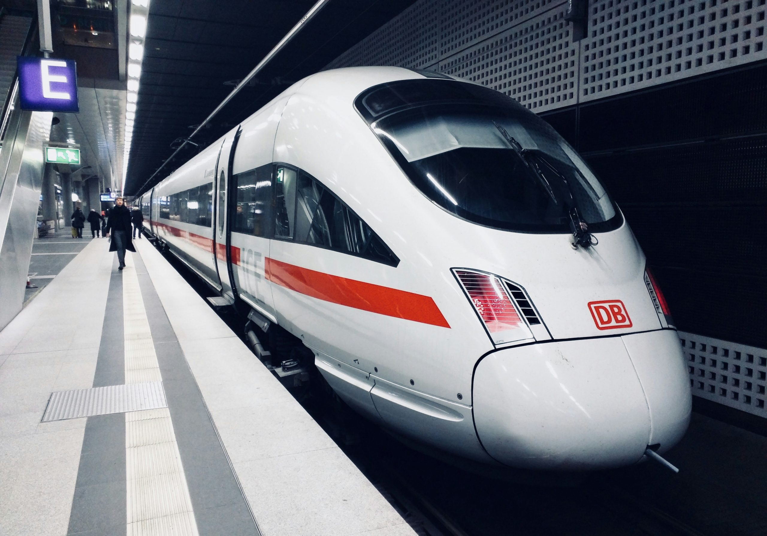Train Service Disruption Germany: Nationwide Deutsche Bahn Halt